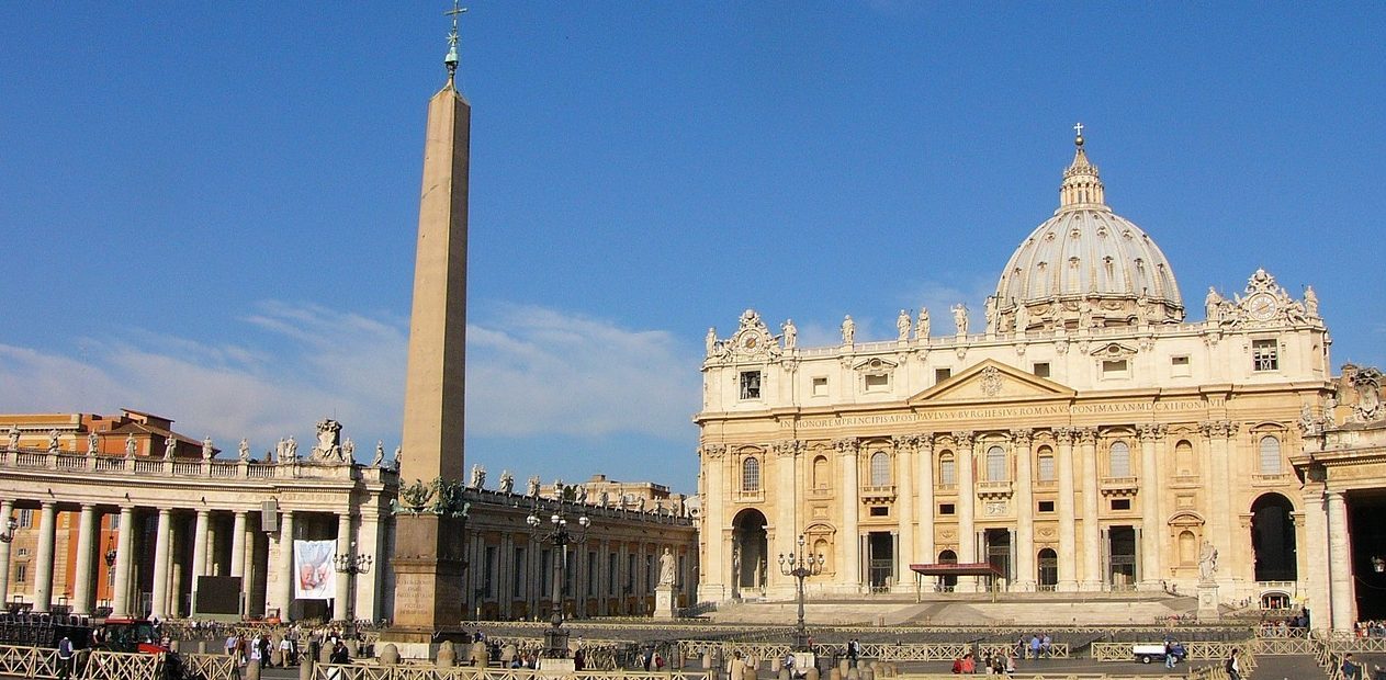 La basilique Saint-Pierre et la place Saint-Pierre - Destination Rome