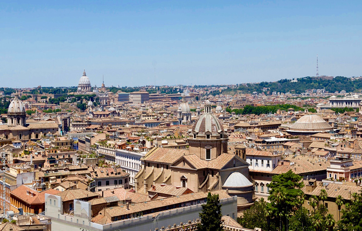Profitez de la vue panoramique depuis le Vittoriano à Rome ...